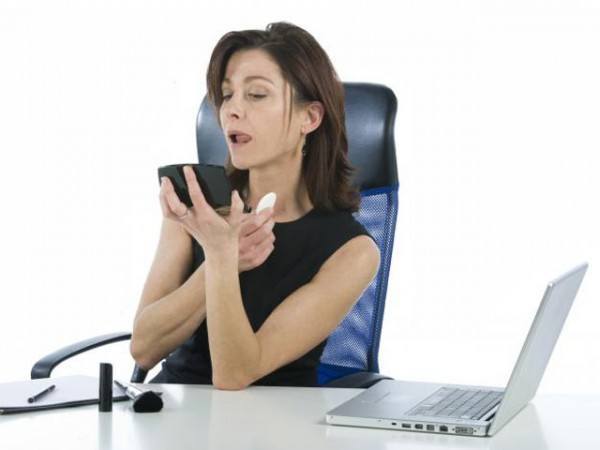 Tips On Wearing Make-up To Workplace