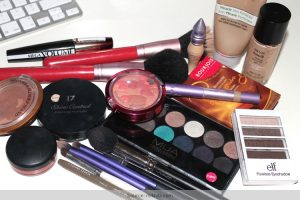10 Makeup Kit Essentials: A Complete Guide