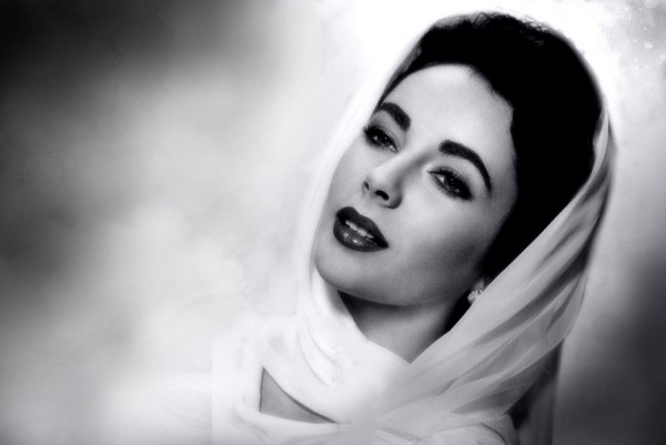 Top 10 Reasons That Made Elizabeth Taylor Look So Attractive