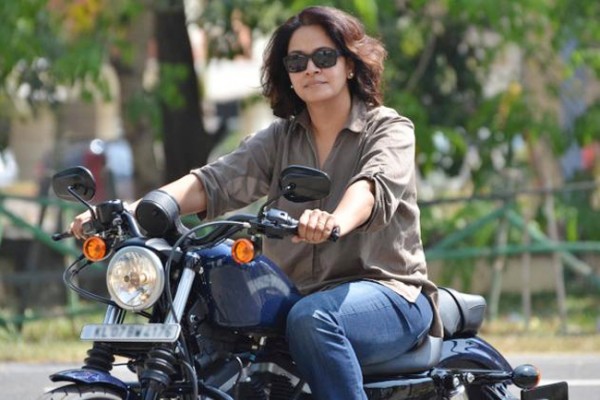 Top Fashion Picks for Women who love to ride their Bullet Motorbikes