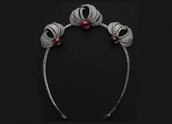 How Tiaras make a completely different style statement