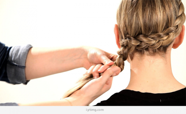 How to do Dutch Braids – Video and an Infographic Tutorial