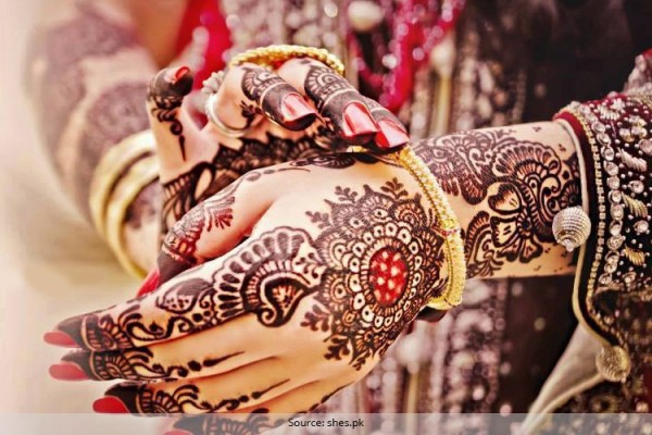 25 Latest Pakistani Mehndi Designs