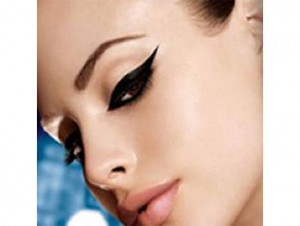 Choose Eyeliners for Different Eyebrow Shapes