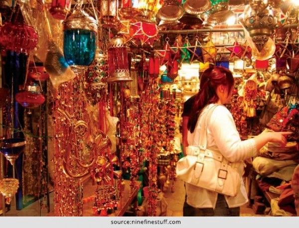 Best Shopping Places in Delhi - 5 Famous Places to Shop