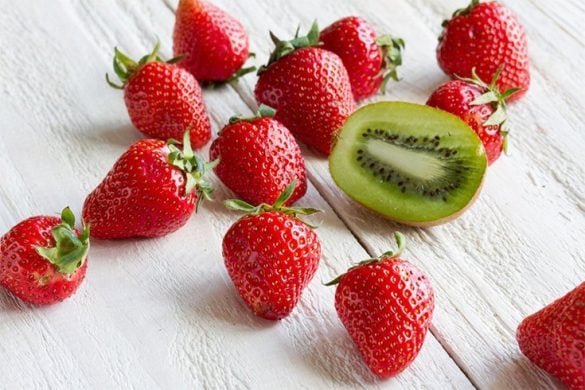 Uses And Benefits Of Kiwi To Get A Flawless Skin