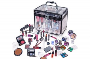Professional Makeup Kits: Why you should Invest in One