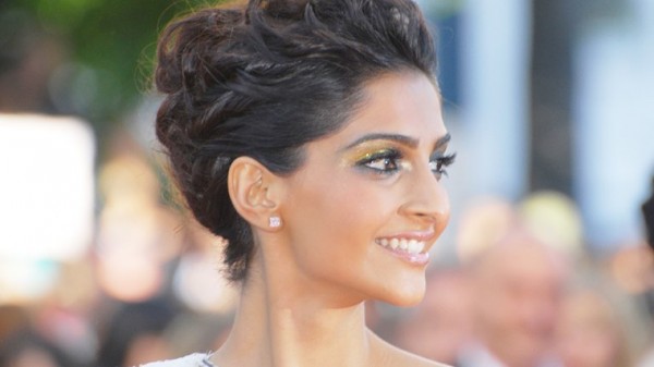 Spot and The Difference Between Two-toned and Monotone Makeup