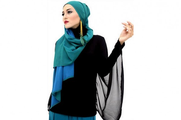 How To Wear Earrings With Hijab