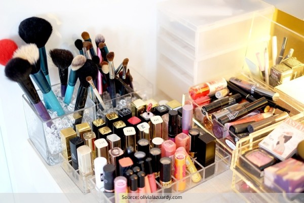 24 Ways to Organise Makeup in Creative Ways