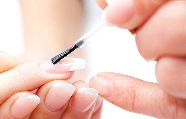 Here's How To Get The Perfect Manicure. Every. Single. Time.