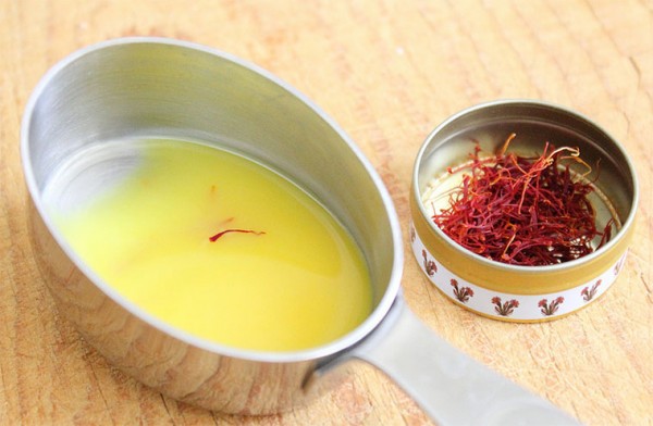 Homemade Saffron Face Mask For A Younger Looking Skin
