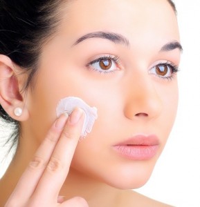 Homemade Saffron Face Mask For Oily Skin
