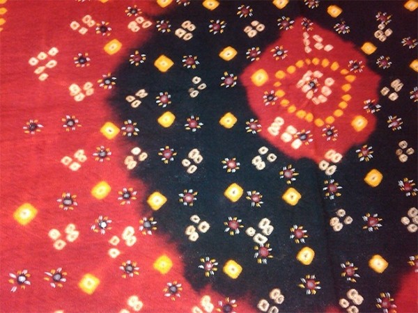 Top 10 Bandhani Sarees Designs/Bandhej Saree For Spring