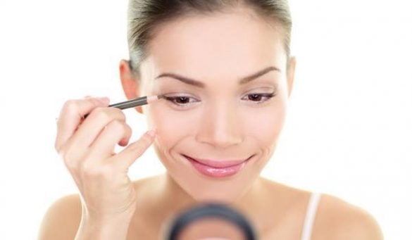 How To Apply Concealer For Different Skin Types And Tones