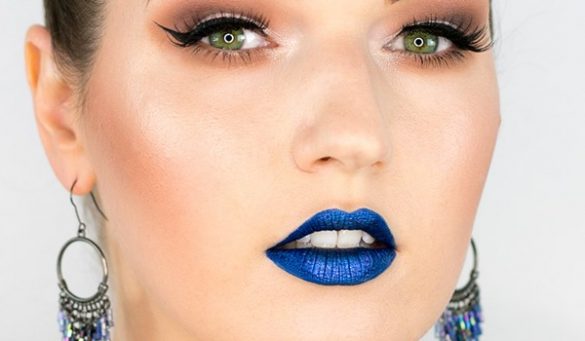 How To Wear Blue Lipstick And Nail The Season’s Look