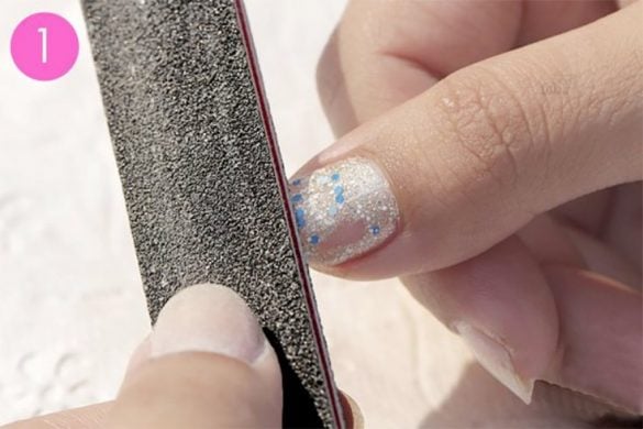 A Tutorial On How To Do Acrylic Nails