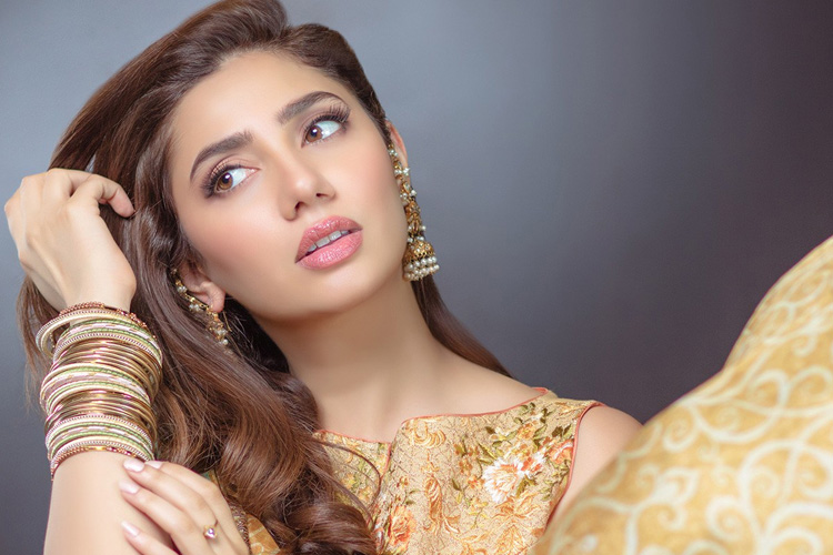 Mahira Khan Age, Height, Weight, Husband, Daughter, Wiki and Biography