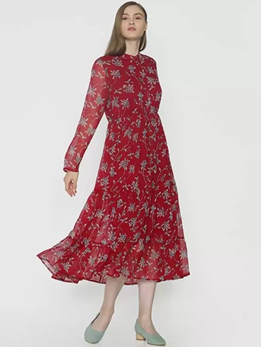 10 Stunning Red Dresses to Have This Winter Season